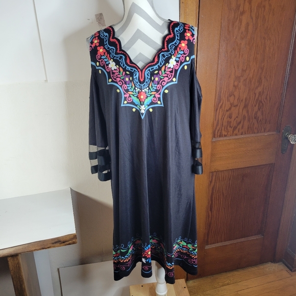 Exclusive | Dresses | Nwt Womans Exclusive Black Dress Cold Shoulders ...